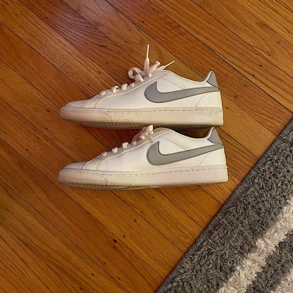Nike | Shoes | Nike White Leather Sneakers With Gray Swoosh | Poshmark